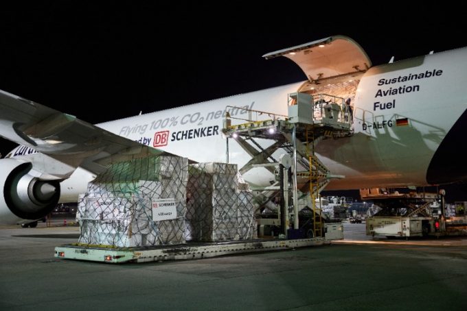 DB Schenker and Lufthansa Cargo extend their CO2-neutral air freight ...